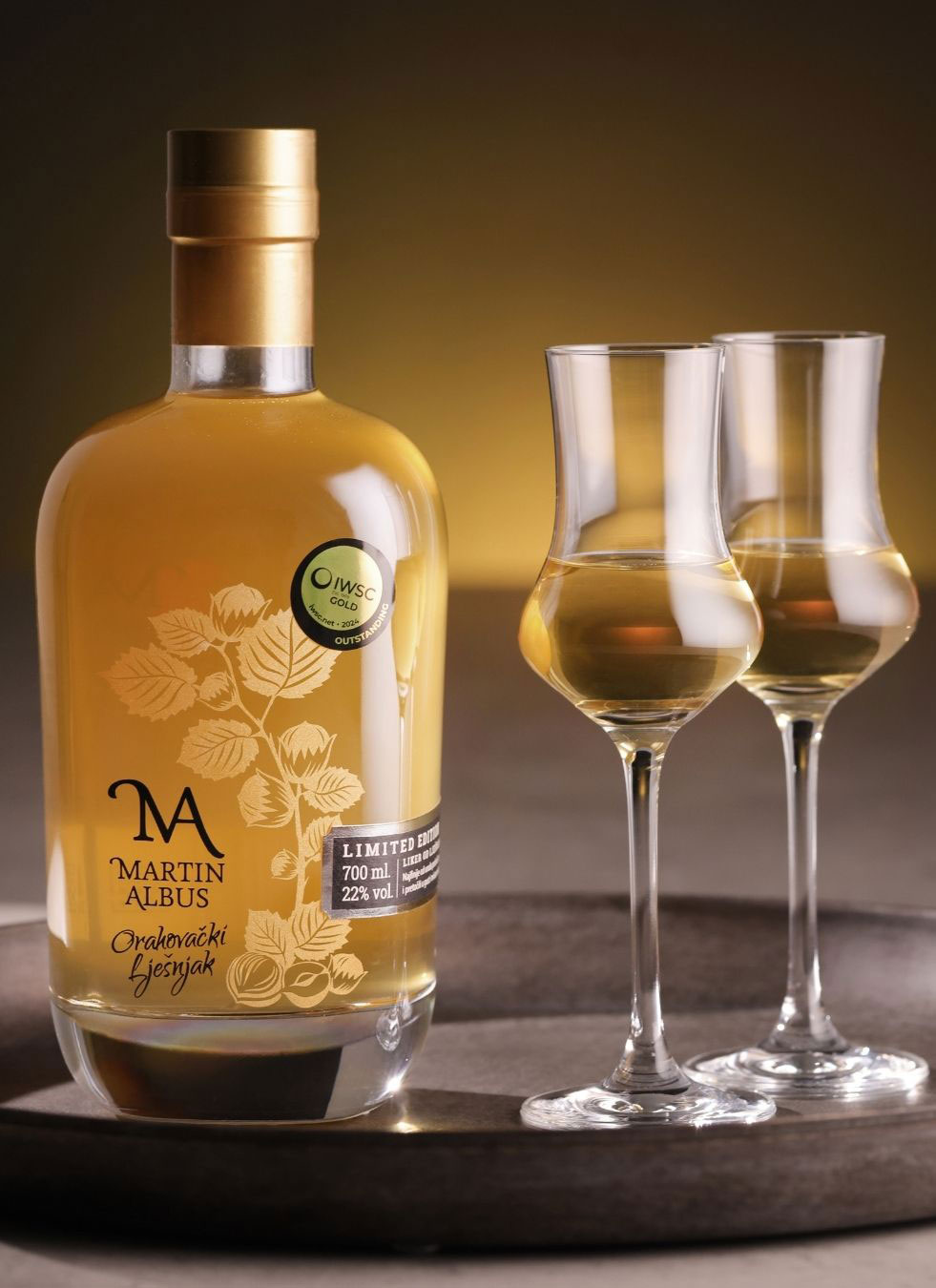 Ljubav prema borovnicama pretočena u novi Martin Albus liker | Elegant